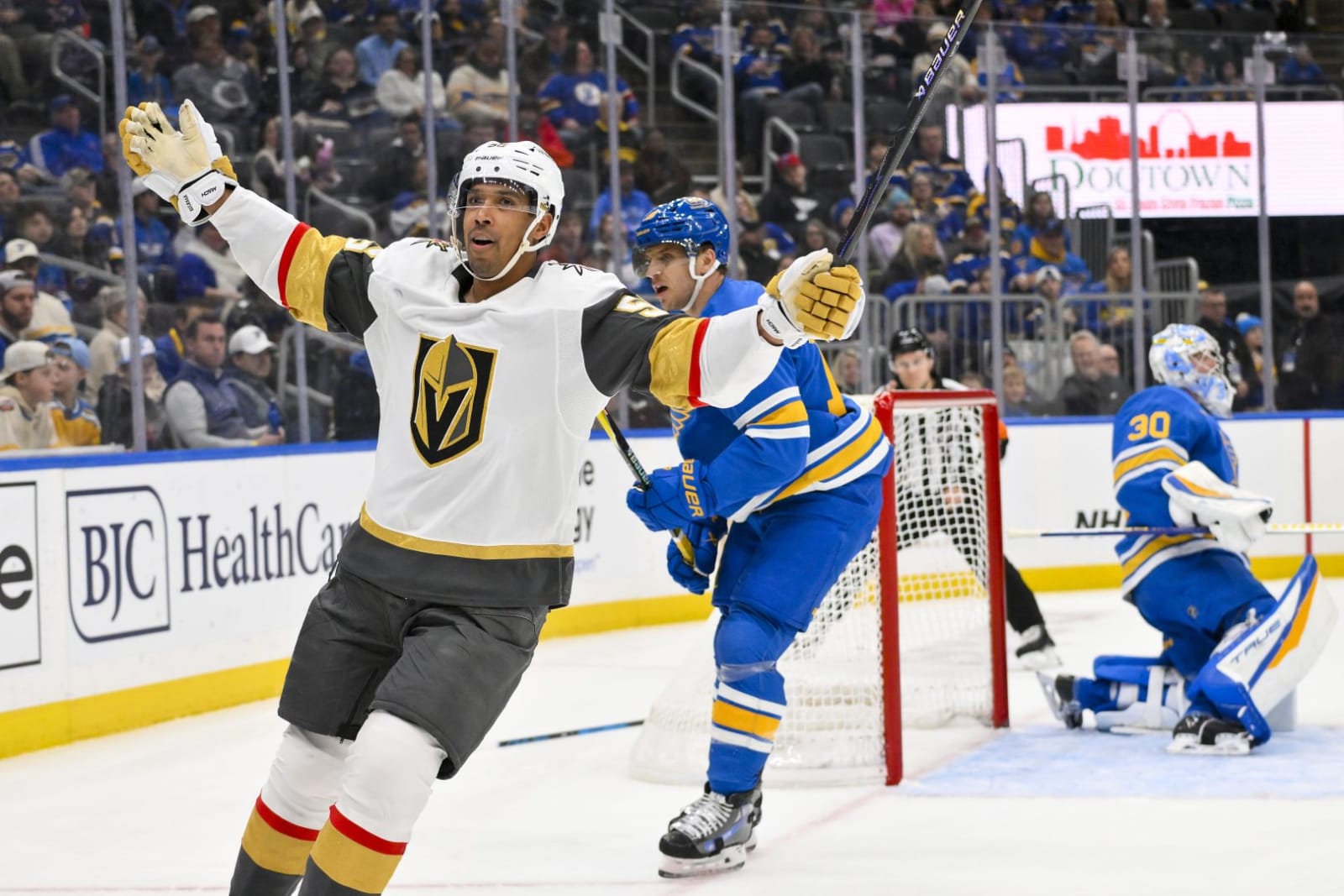 Golden Knights vs Blues: Late turnover seals 4-3 loss