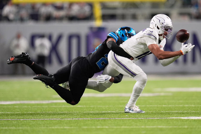 Williams closes in on team passing record, 4,000-yard mark as Bears try ...