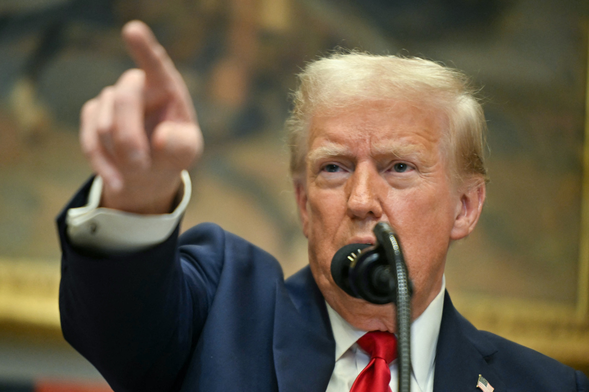 Trump orders total shutdown of government DEI programs as workers get ...