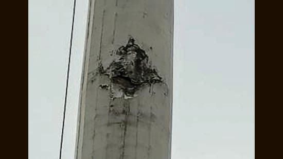 Ludhiana: Shopkeepers flag safety risk from damaged flagpole at Gole Market