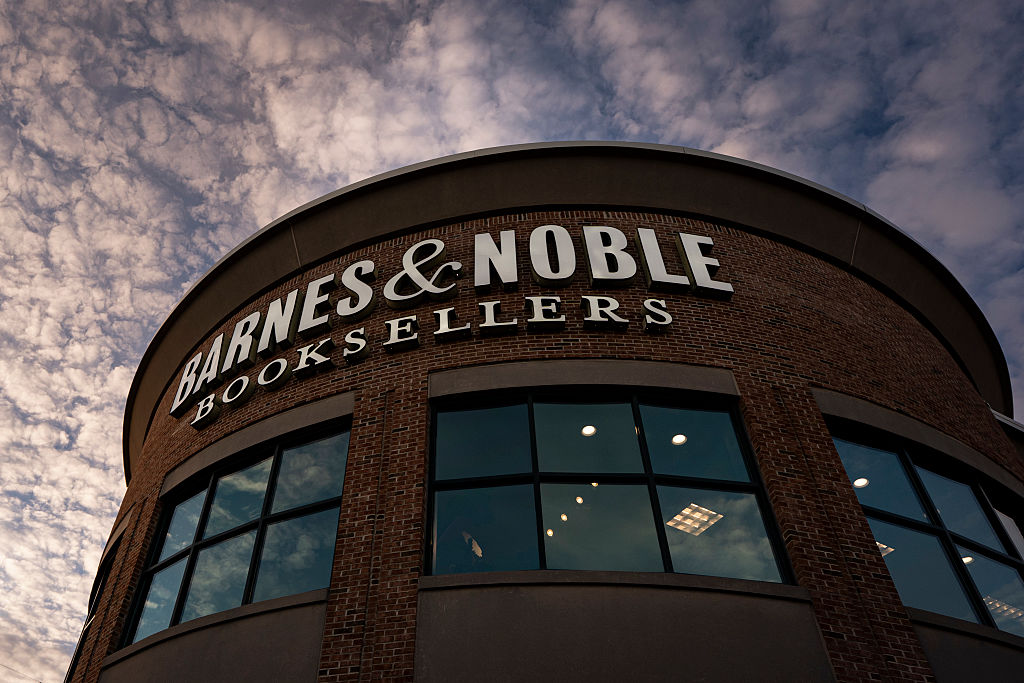 Barnes & Noble closes 2 stores amid major expansion plans