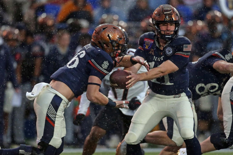 Blake Horvath, Navy seniors go out in style, top Cincinnati in Liberty Bowl