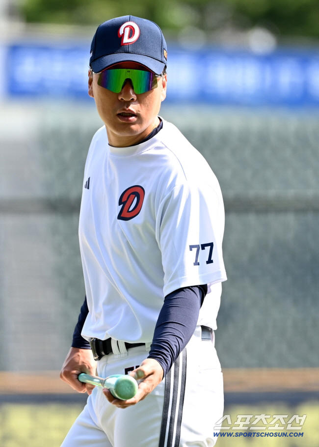 Now, coach Lee Seung-yeop and the head coach are happy that they came ...