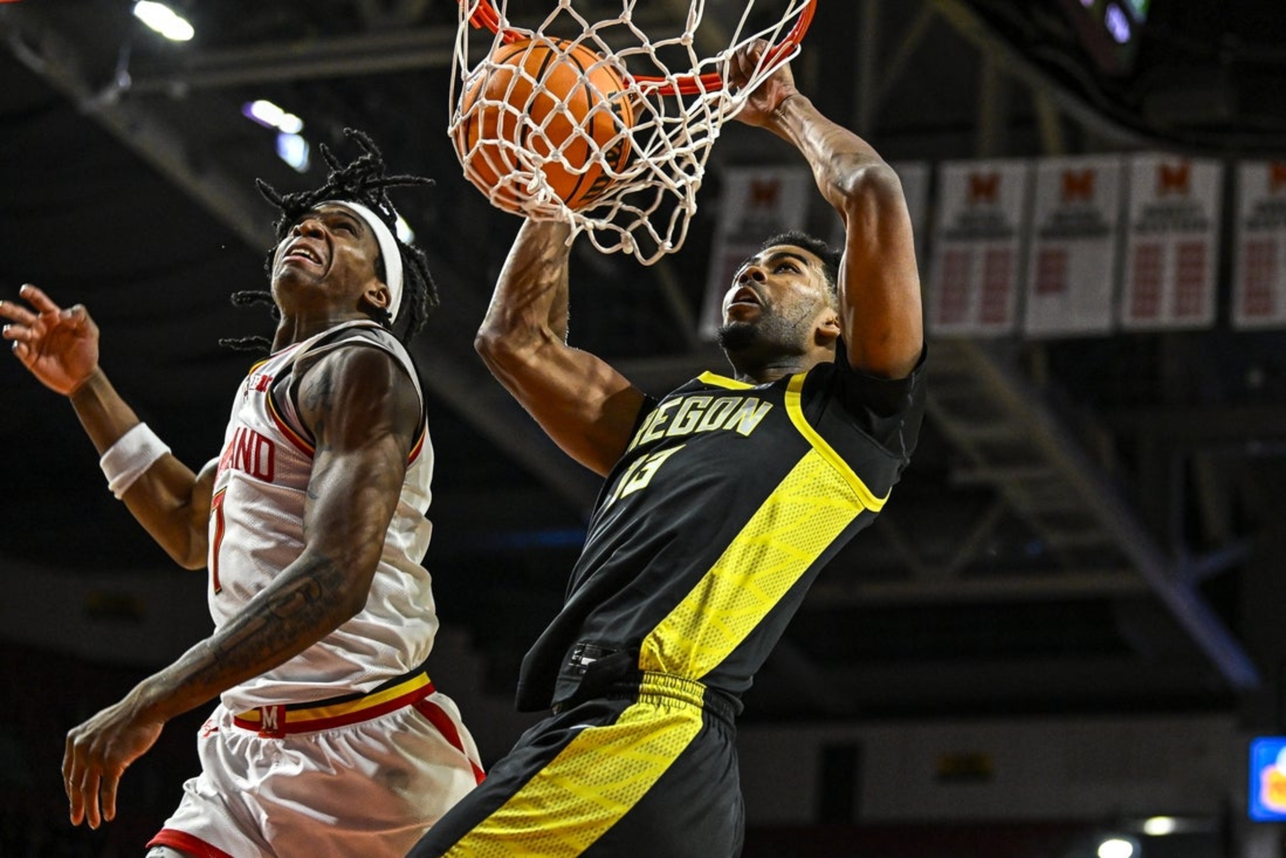 Late second-half spurt pushes Oregon past Maryland