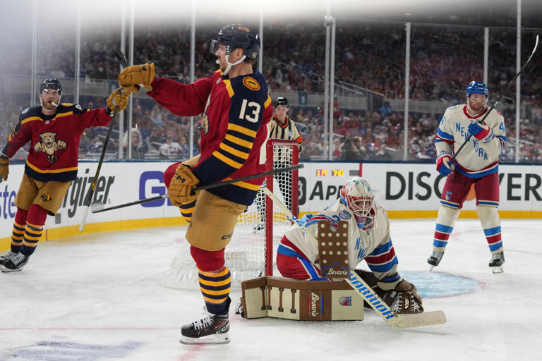 Rangers beat Panthers 5-1 in first outdoor hockey game in Miami ...