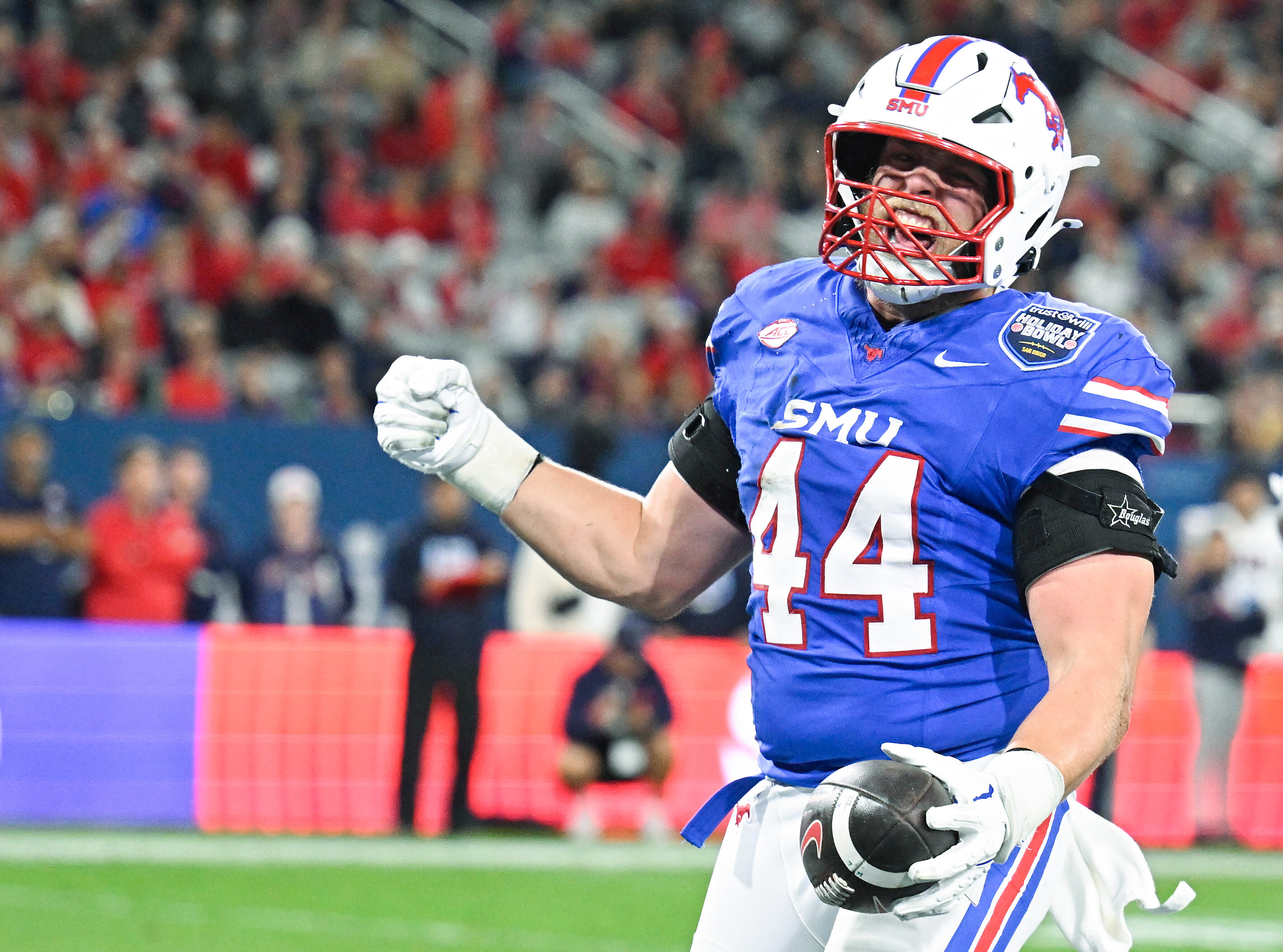Jennings throws for 278 yards to lead SMU to 24-19 Holiday Bowl win ...