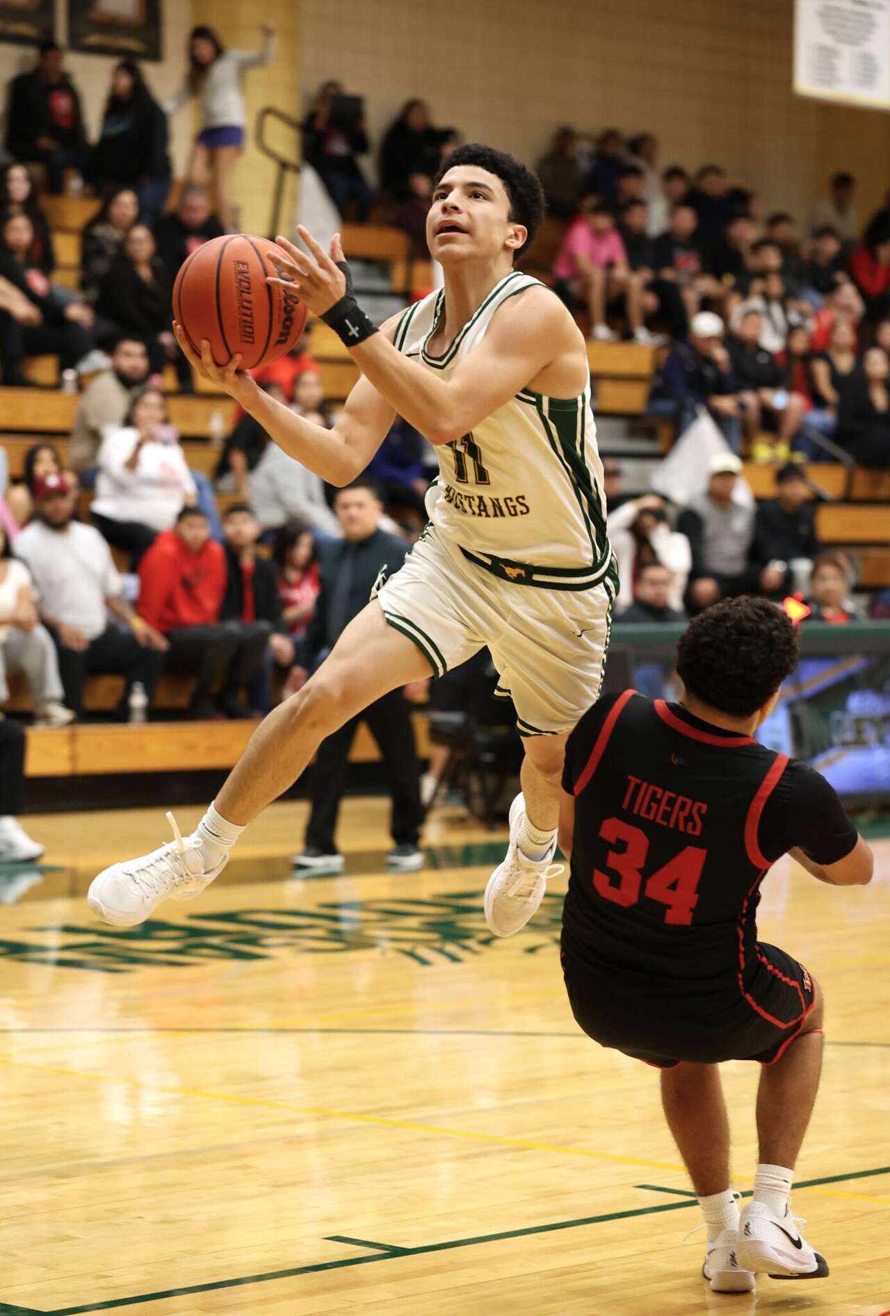 Photos: Relive Nixon's win over Martin in Laredo's oldest rivalry