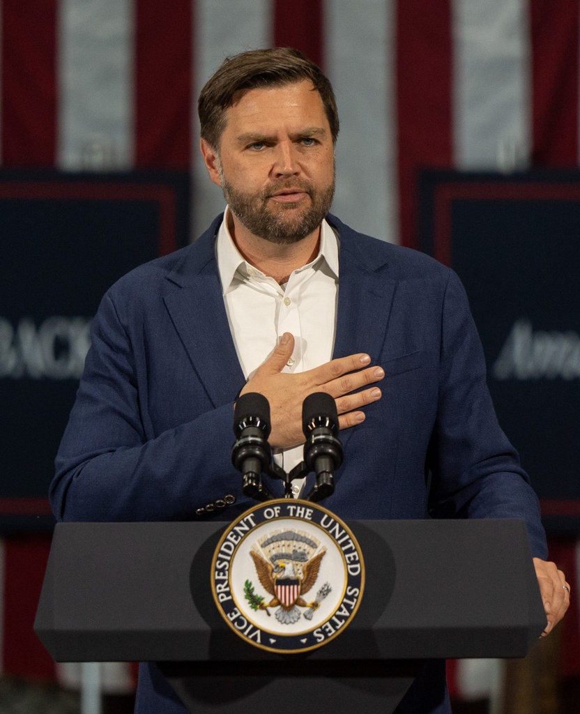 Vance confronts NBC host over Democratic map changes