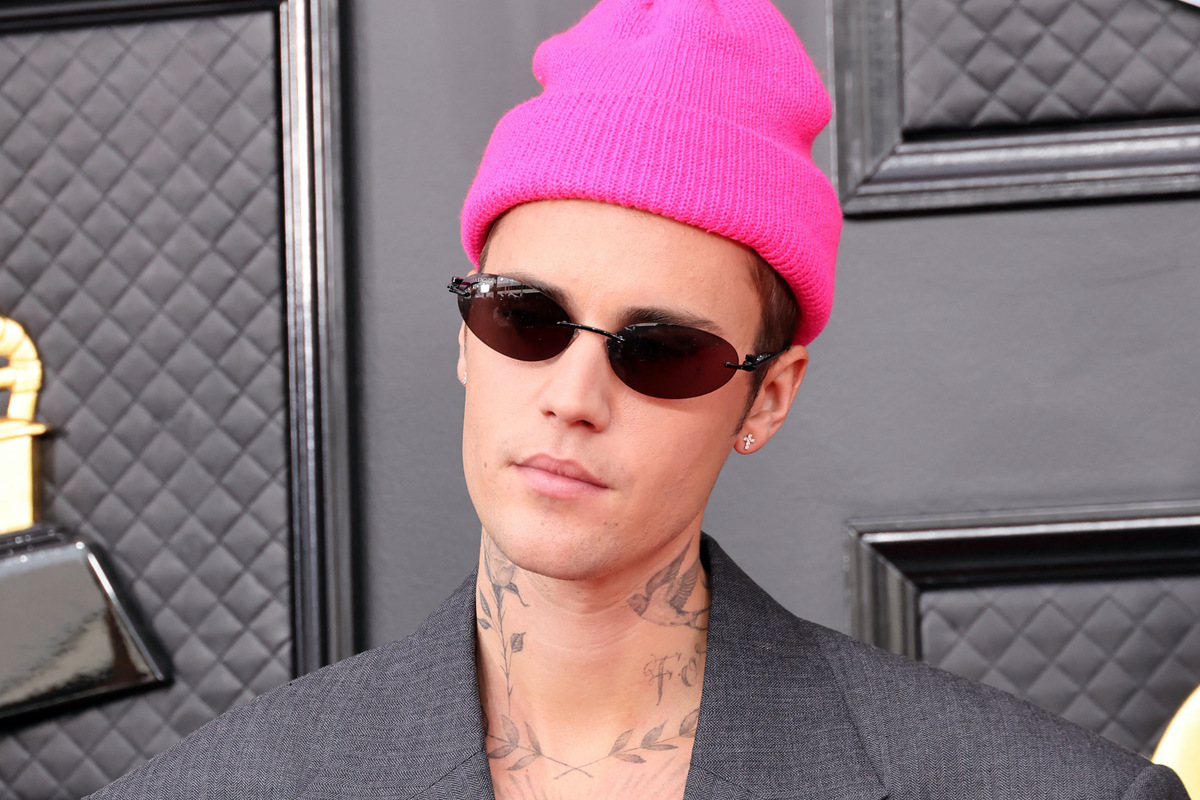 Justin Bieber further teases new music in cryptic post from Aspen ...