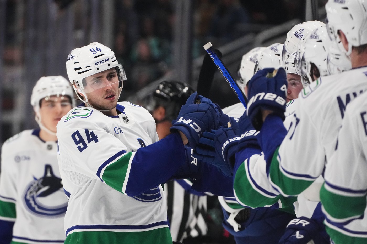 Les Canucks prolongent de deux ans le contrat de l'attaquant Linus Karlsson