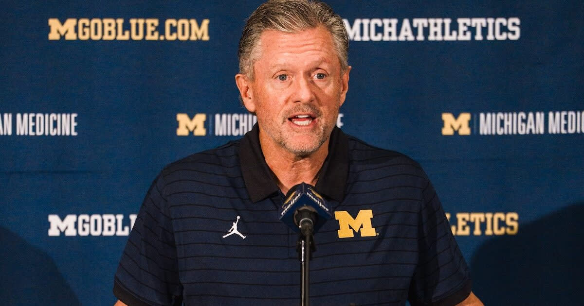 Kyle Whittingham introduced to Crisler Center crowd during Michigan vs ...