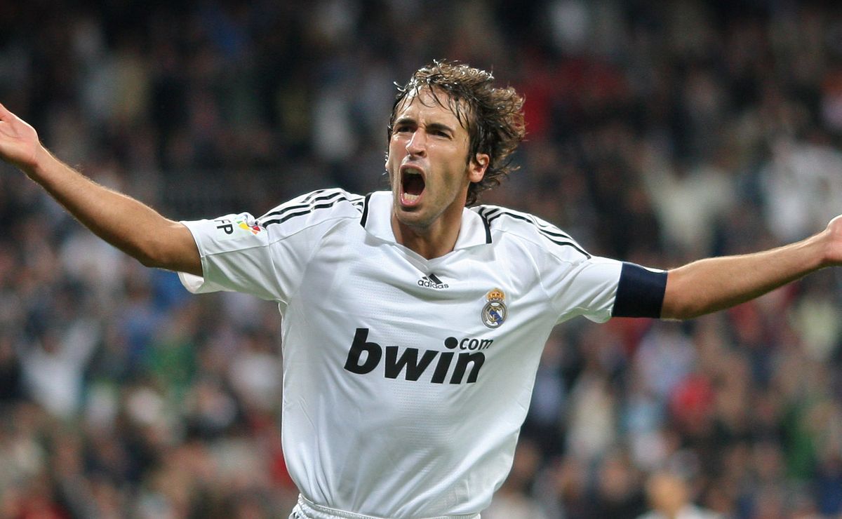 Real Madrid legend and former Cristiano Ronaldo teammate names Lionel ...