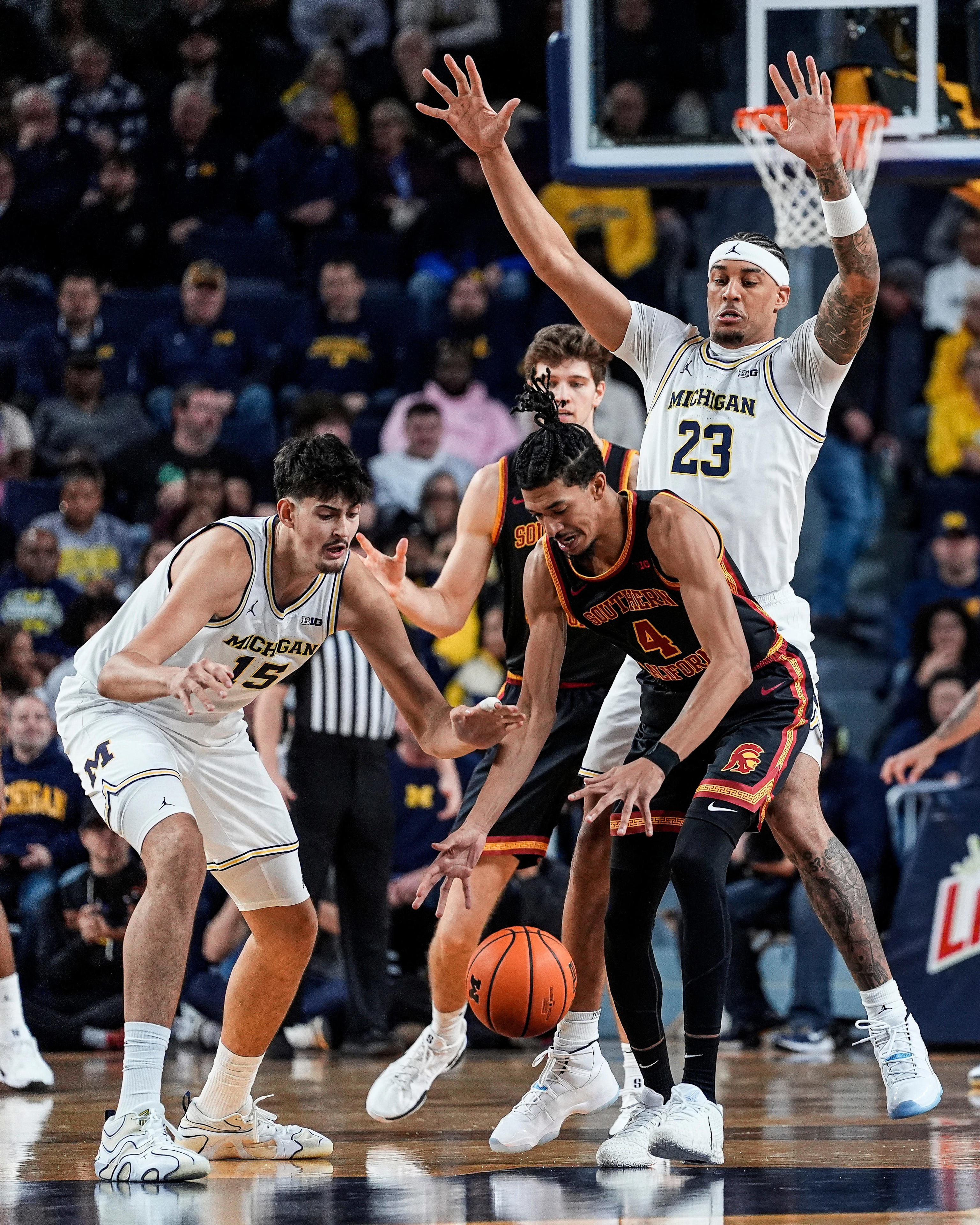 Michigan basketball storms back into Big Ten play, rolls over USC
