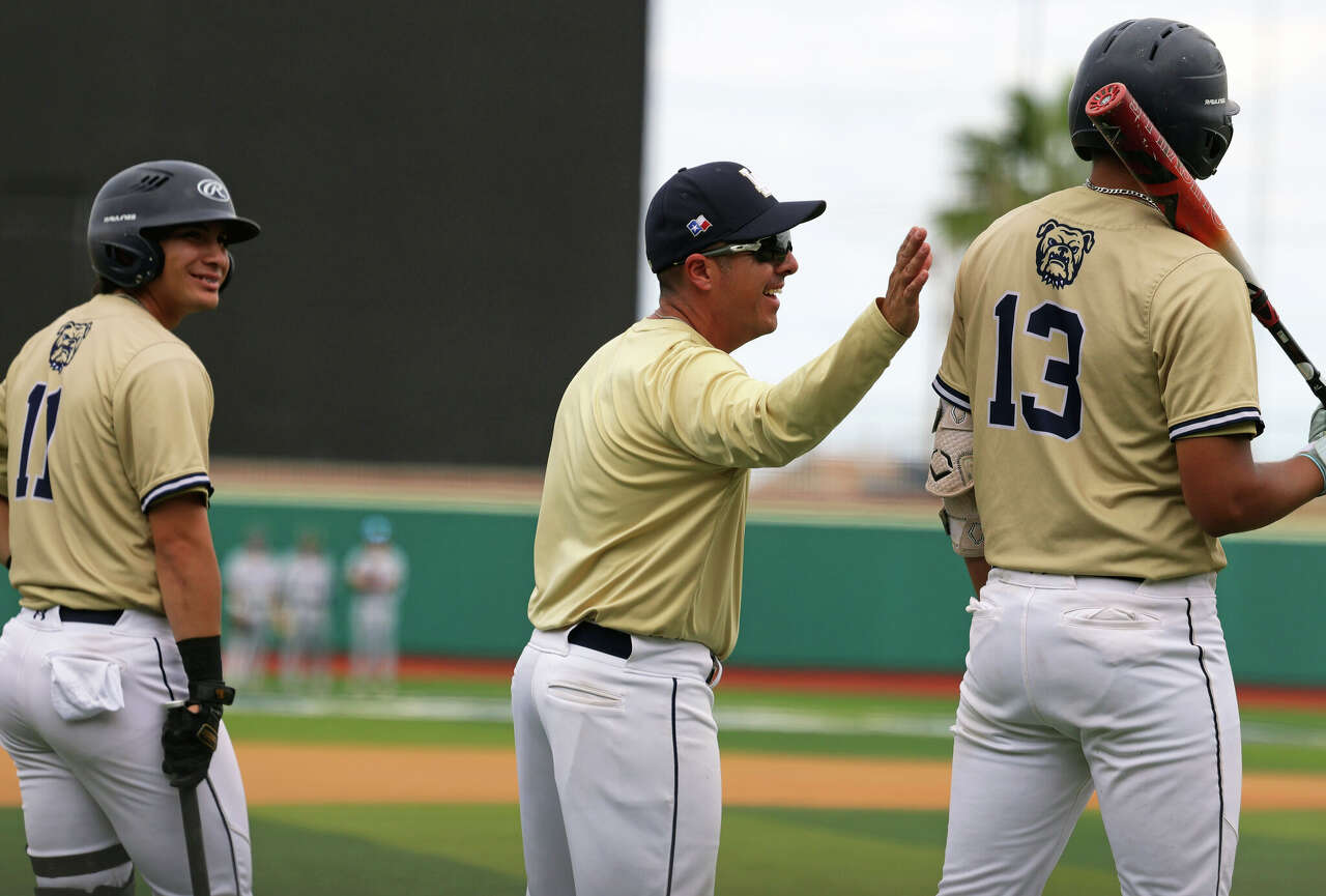 A look ahead to the top Laredo high school sports storylines in 2026