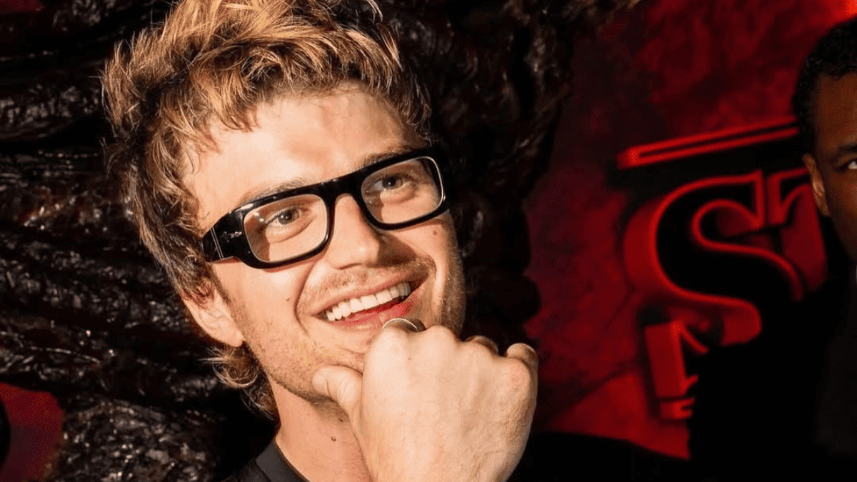 Así lucía Joe Keery a los 22 años cuando participó en un capítulo de ...