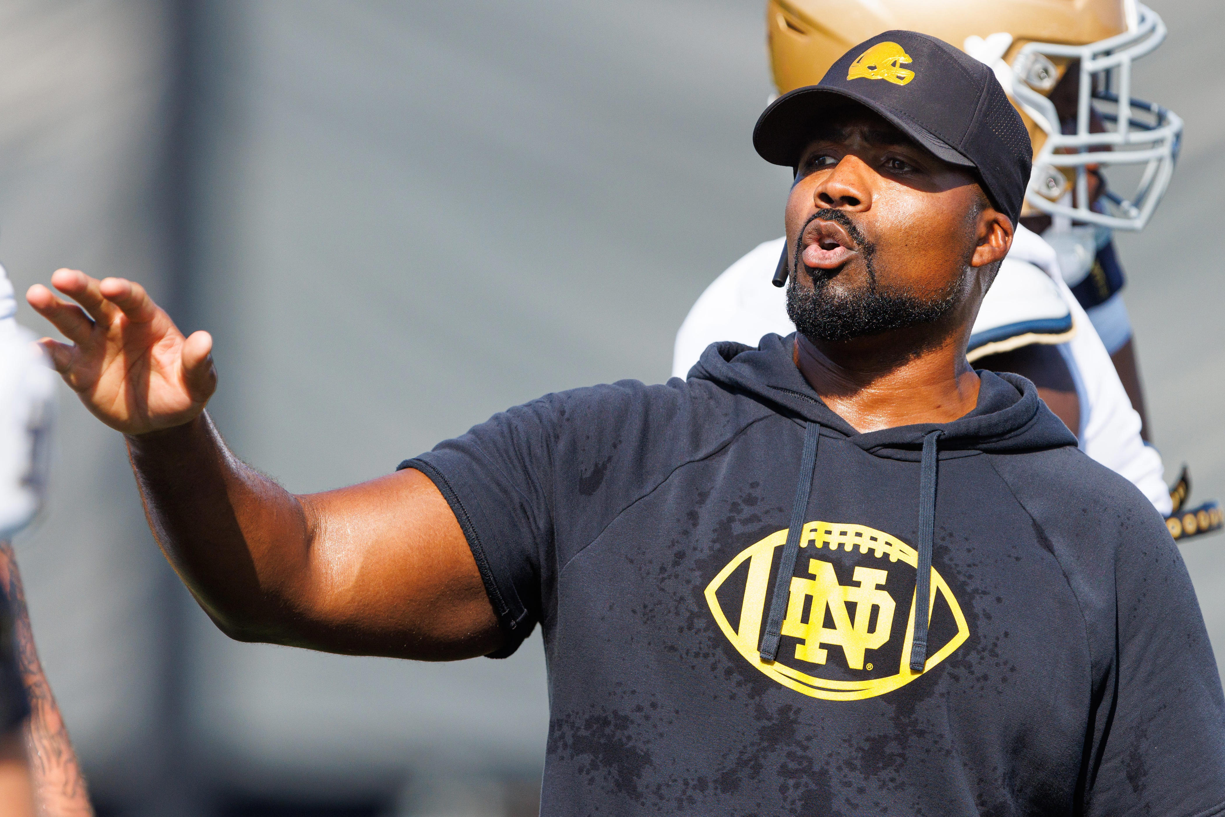 Notre Dame to promote from within to fill its LB’s coach vacancy