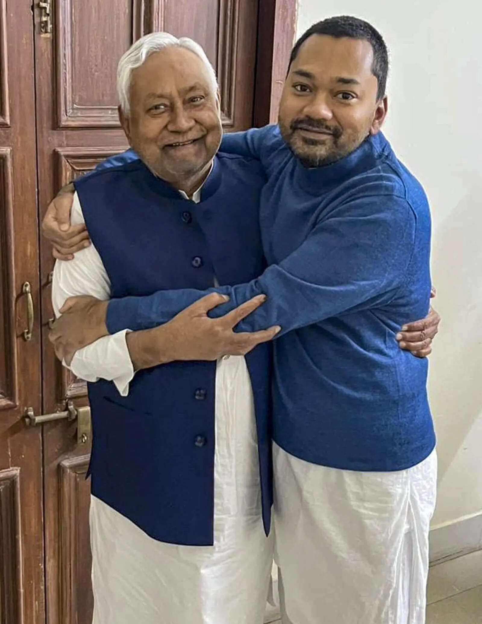 JD(U) MLA urges Nitish to hand party reins to son Nishant