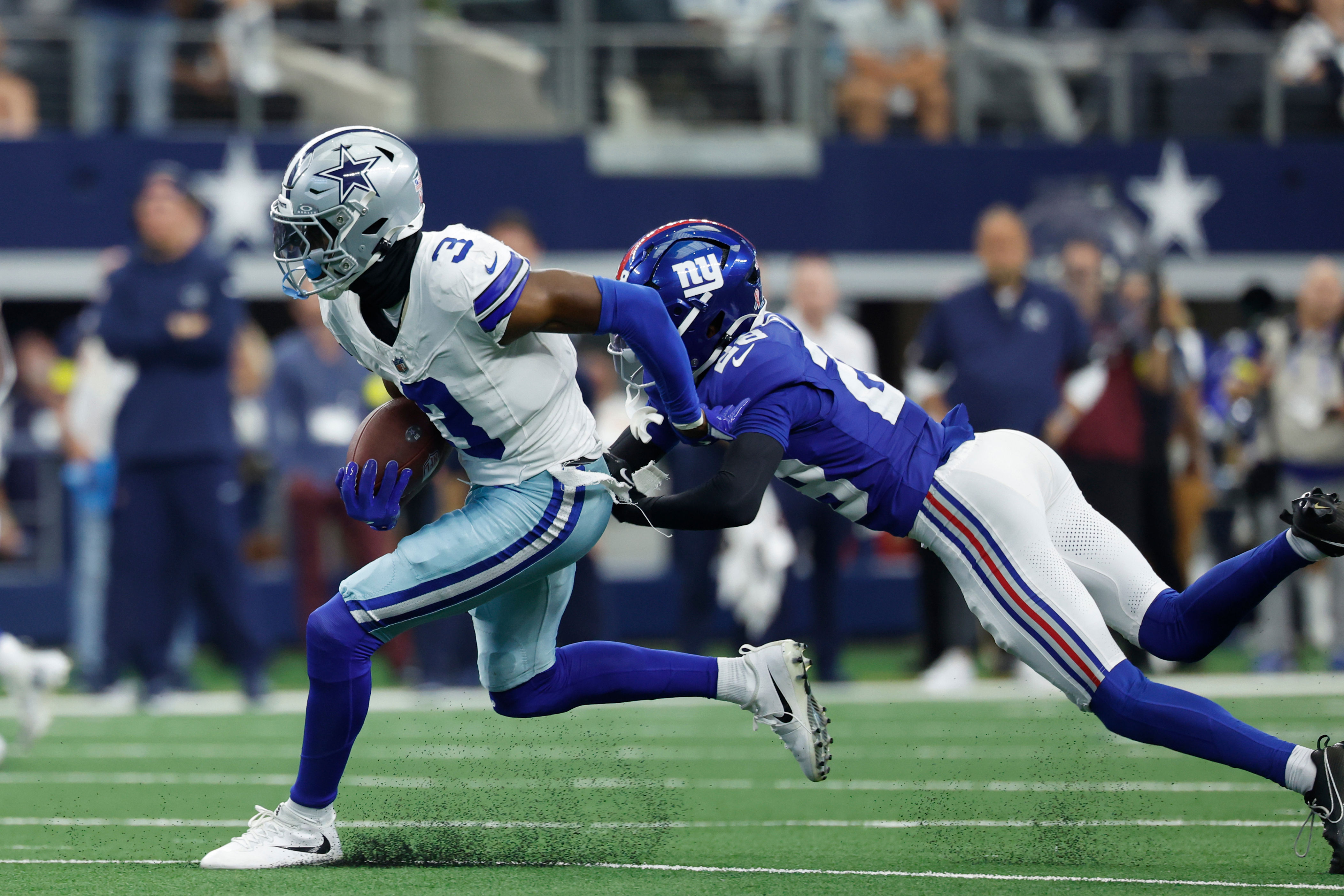 Cowboys look to win their 10th consecutive game against the Giants