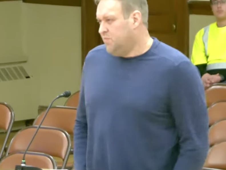 'Overshadowed' in La Grange? Man wants to stop it
