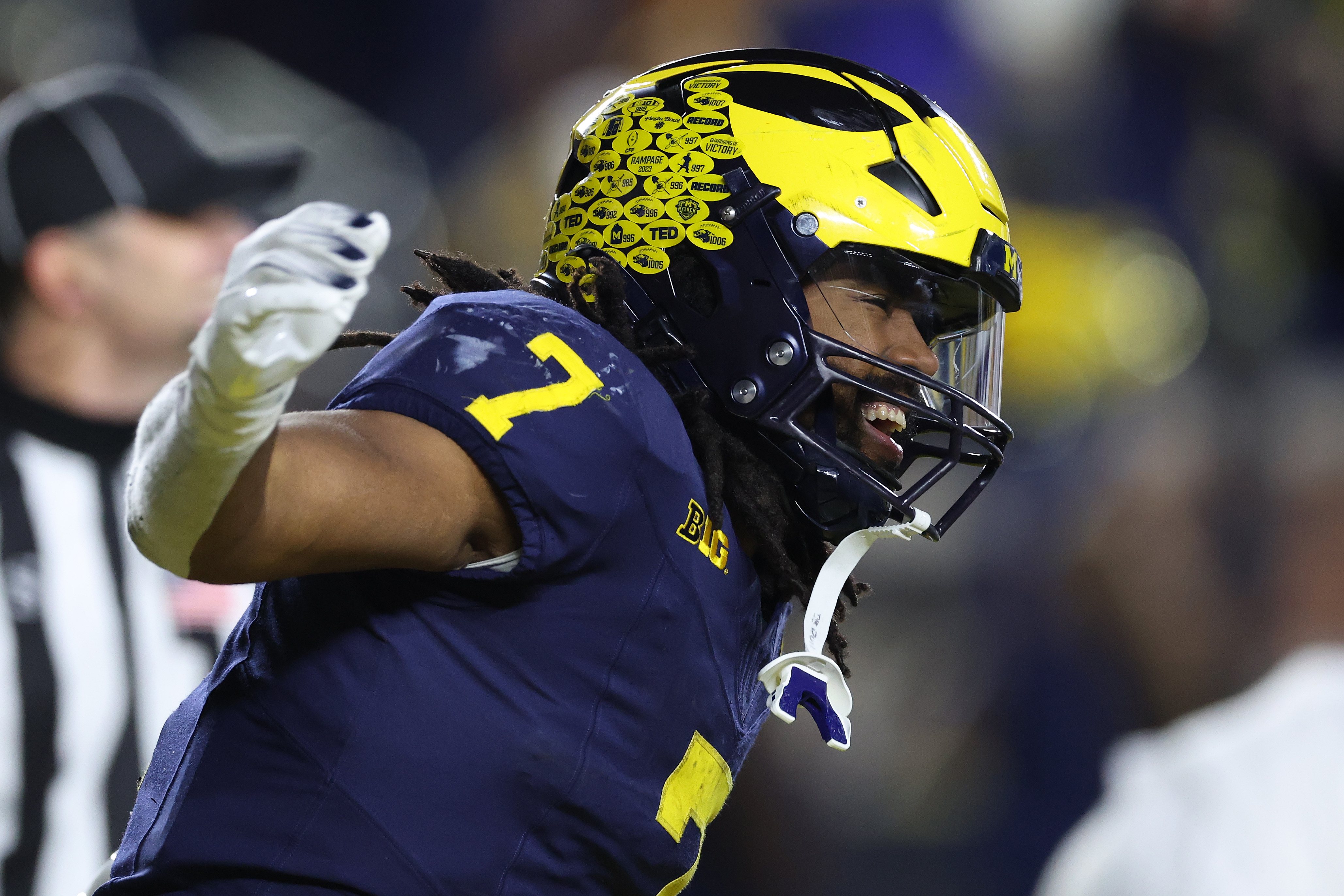 Dolphins move Darren Waller to IR to add running back