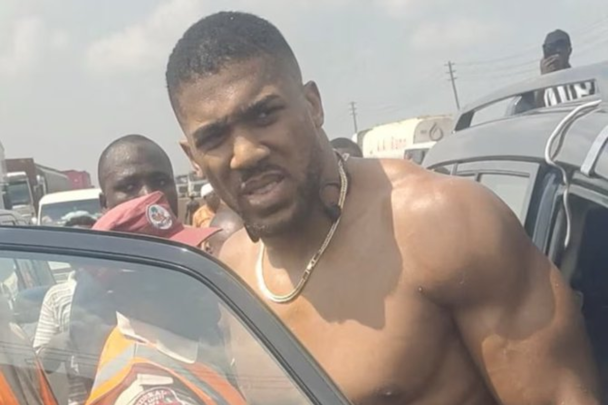 Motorista de Anthony Joshua em acidente fatal é acusado de quatro ...