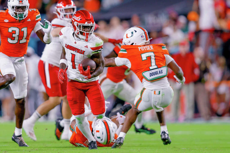 Texas Longhorns empty running back room, rethink NIL strategy