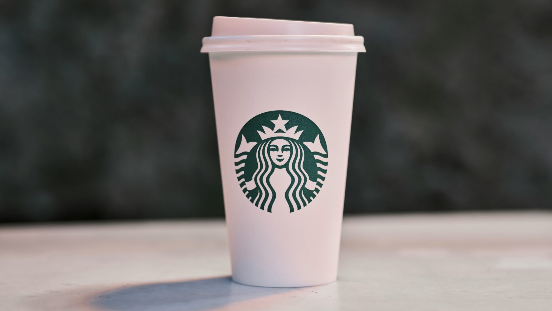 Starbucks announces largest store closure in its history — 568 ...