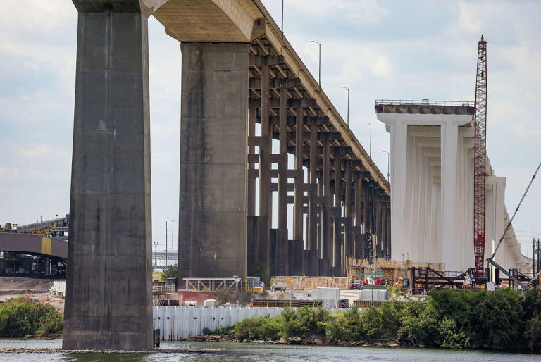 Houston drivers brace as delayed $1.3B bridge begins work over Ship Channel