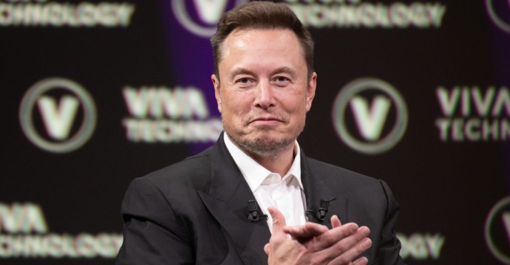 Elon Musk lover masseproduktion af hjernechips i 2026