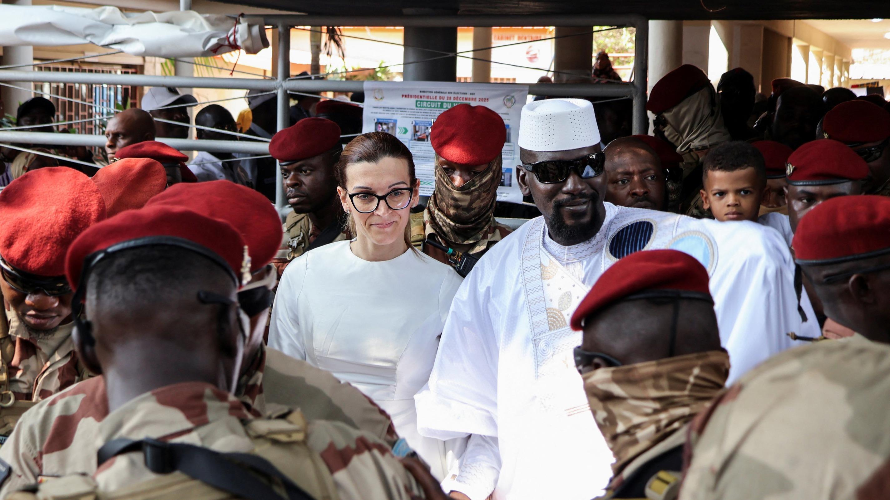 Lauriane Darboux Doumbouya, ancienne gendarme française et discrète ...