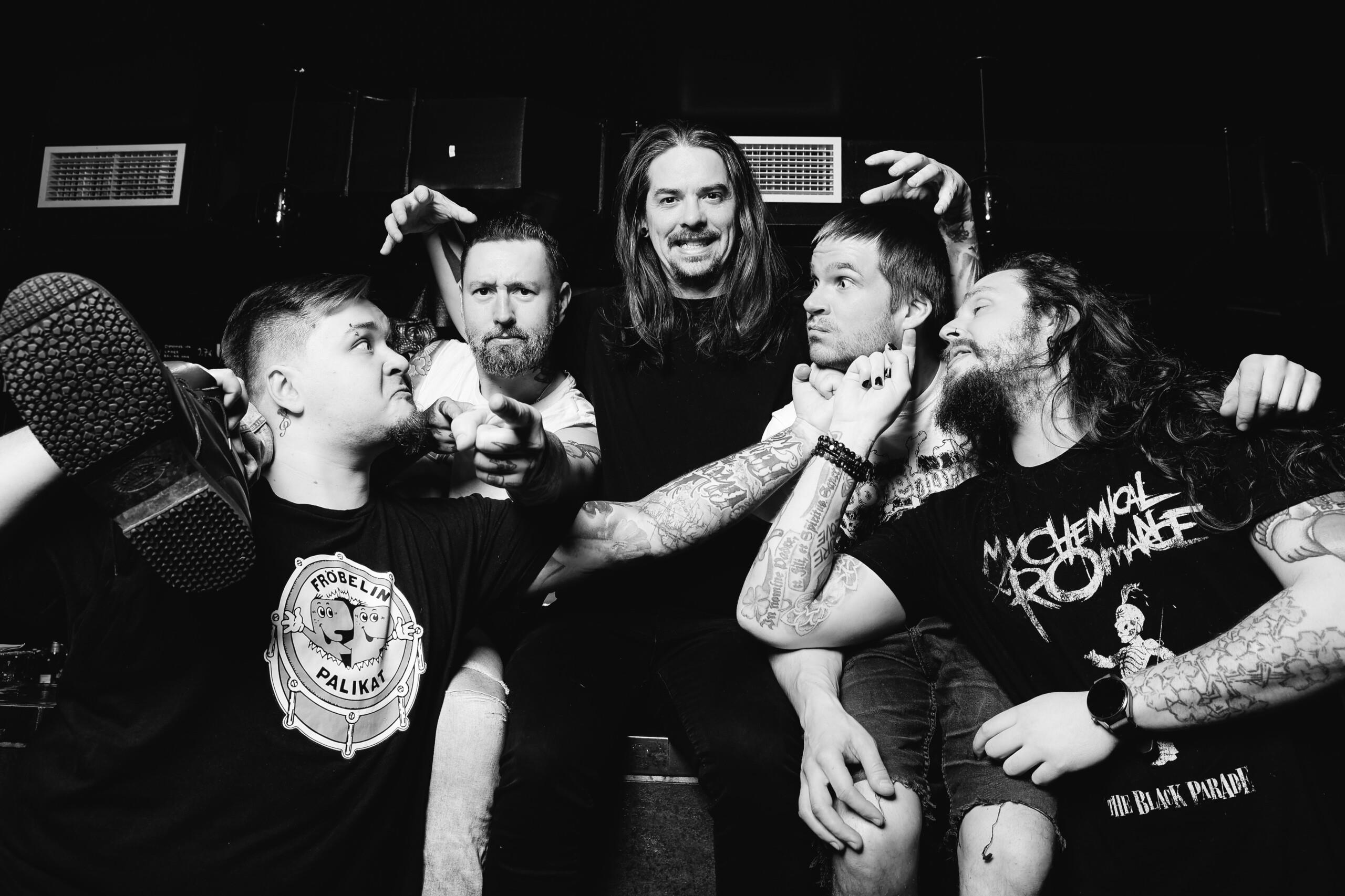 Suomalainen pop punk -yhtye versioi Taylor Swiftiä