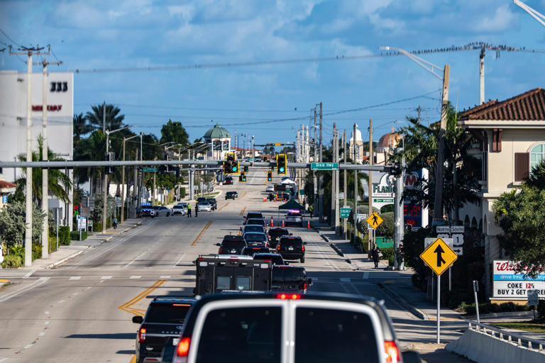 Trump’s motorcade reportedly stops at a ‘random’ FL strip mall so he ...