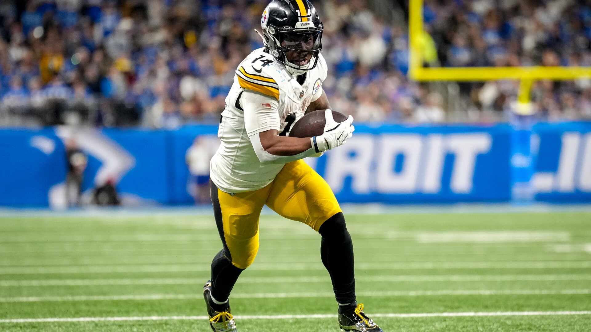 Teammates select Kenneth Gainwell as Steelers' MVP