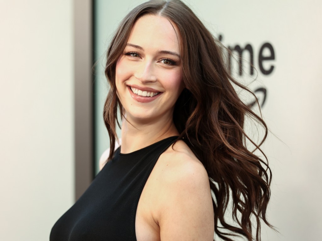 Pete Davidson's girlfriend Elsie Hewitt shares snuggly newborn snap ...