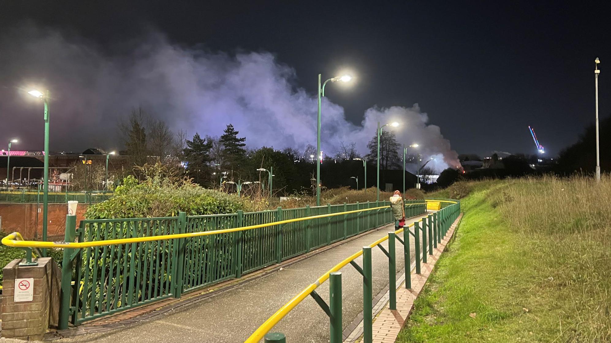 Ten fire crews tackle warehouse blaze