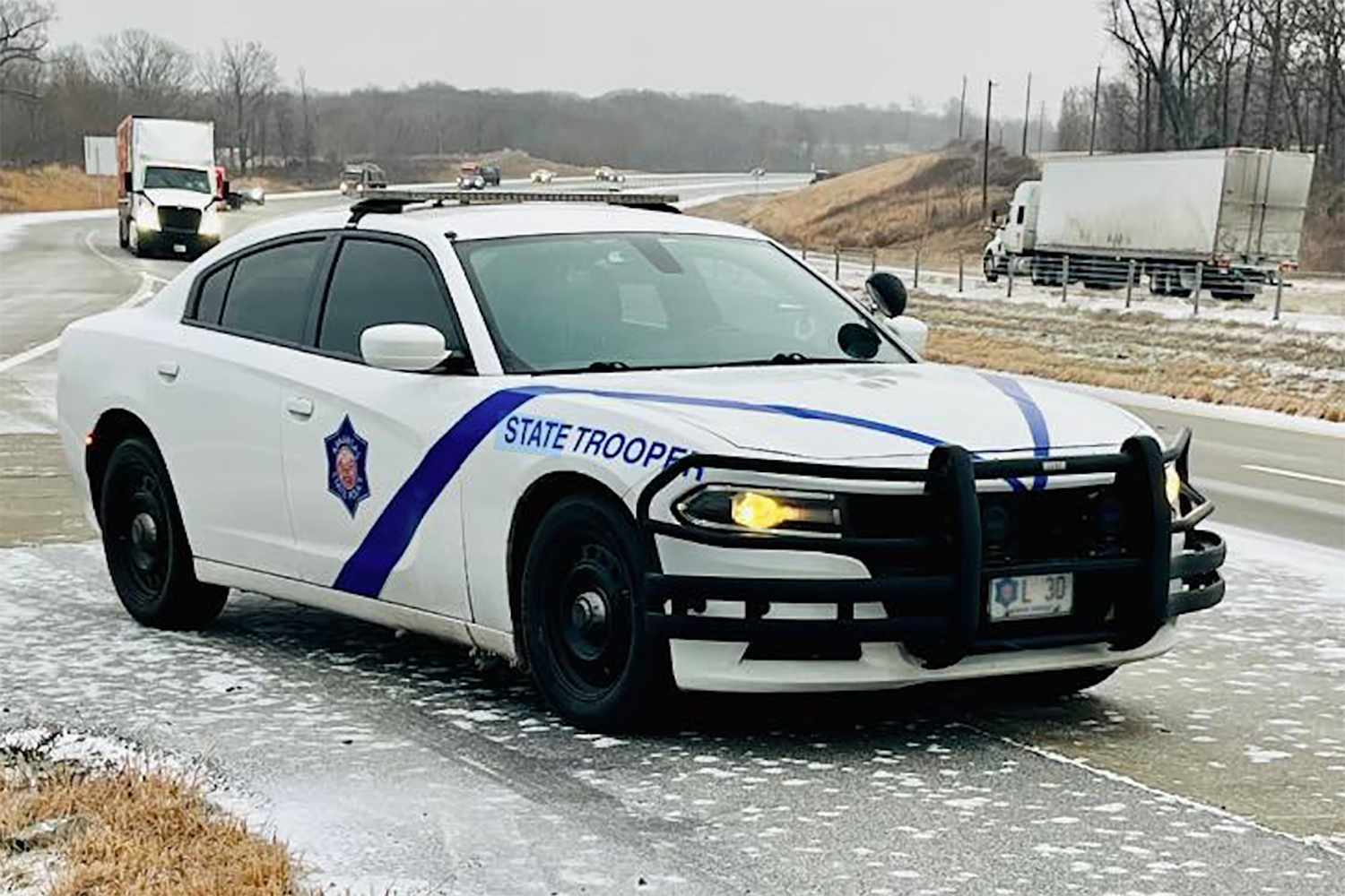 Basketball coach and 2 players, including his daughter, injured in ...