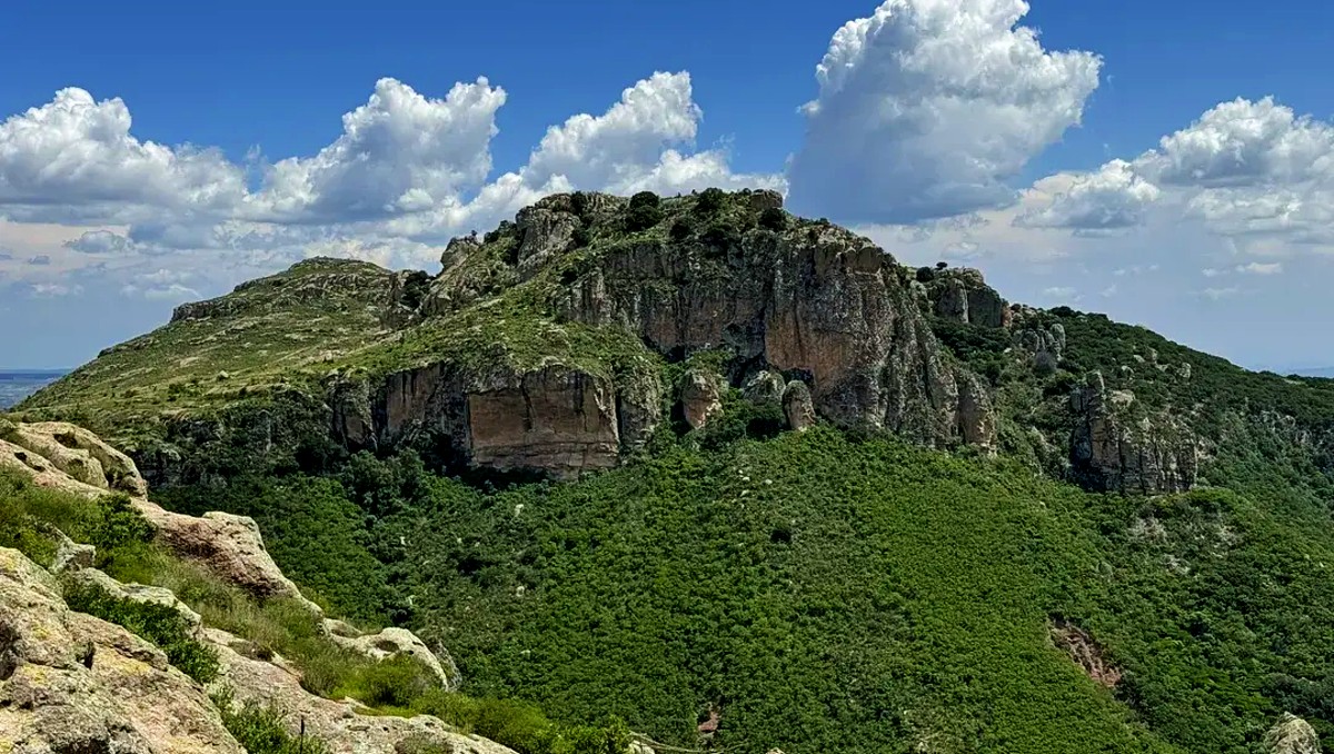 Rescatan a dos mujeres extraviadas tras realizar senderismo en el Cerro ...