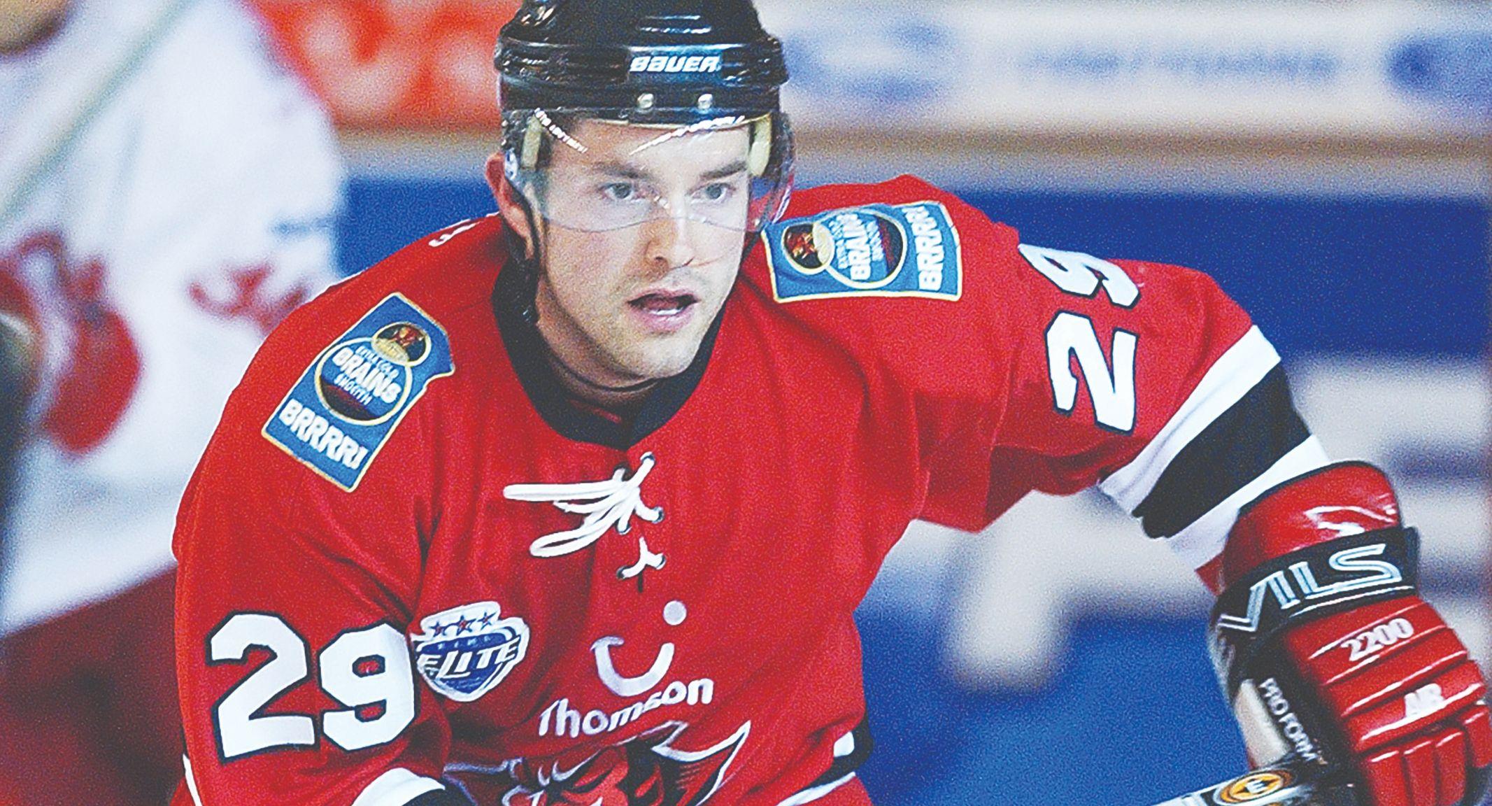 Devils retire 29 jersey to honour 'Franchise' Francis