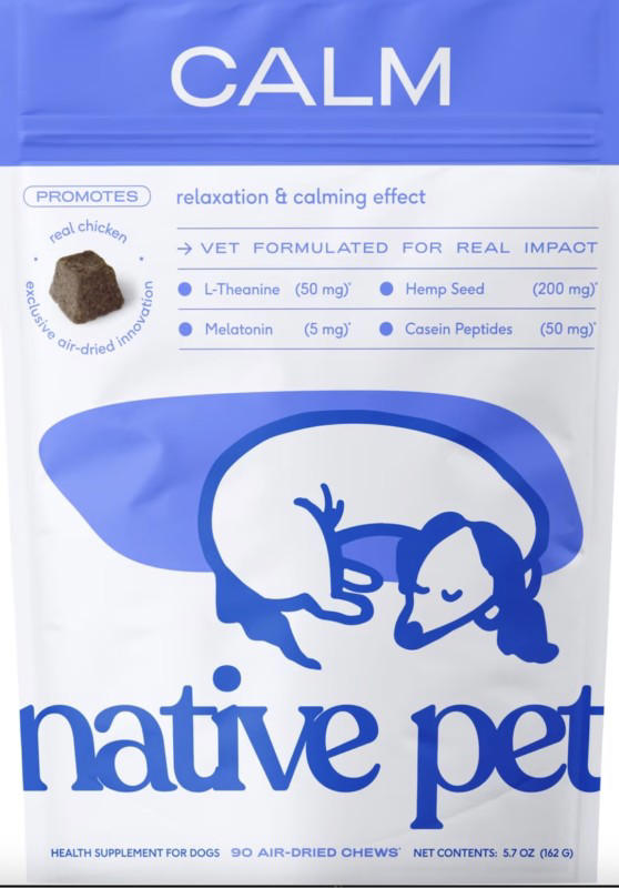 Dog parents love these chicken calm chews for stress