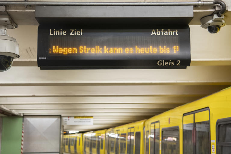 Achtung, BVG-Fahrgäste! Verdi ruft für Montag zum ganztägigen ...
