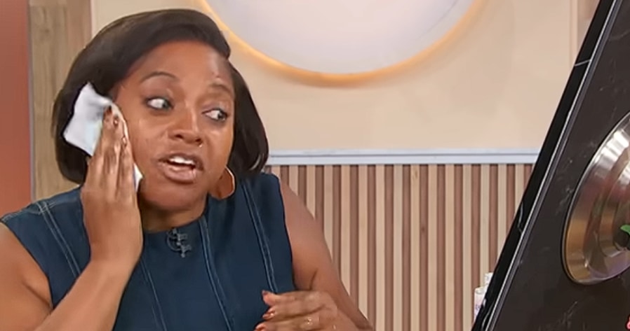 Sherri Shepherd removes makeup on live TV in moment you have to see