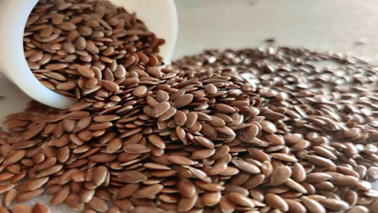 Flax seeds benefits in winter: What happens to your body after eating them