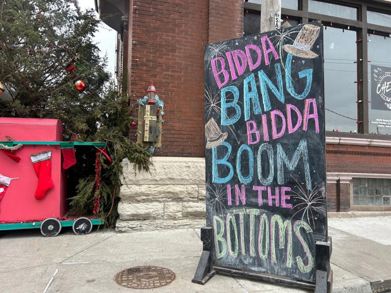 Gen Z ditches malls for vintage shopping in West Bottoms