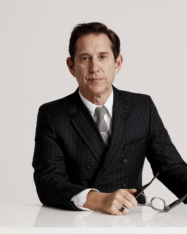 Saks owner races to raise $1B in financing as CEO steps down, possible ...