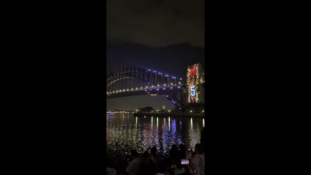Sydney revellers queue from dawn to secure first-row harbour view for ...