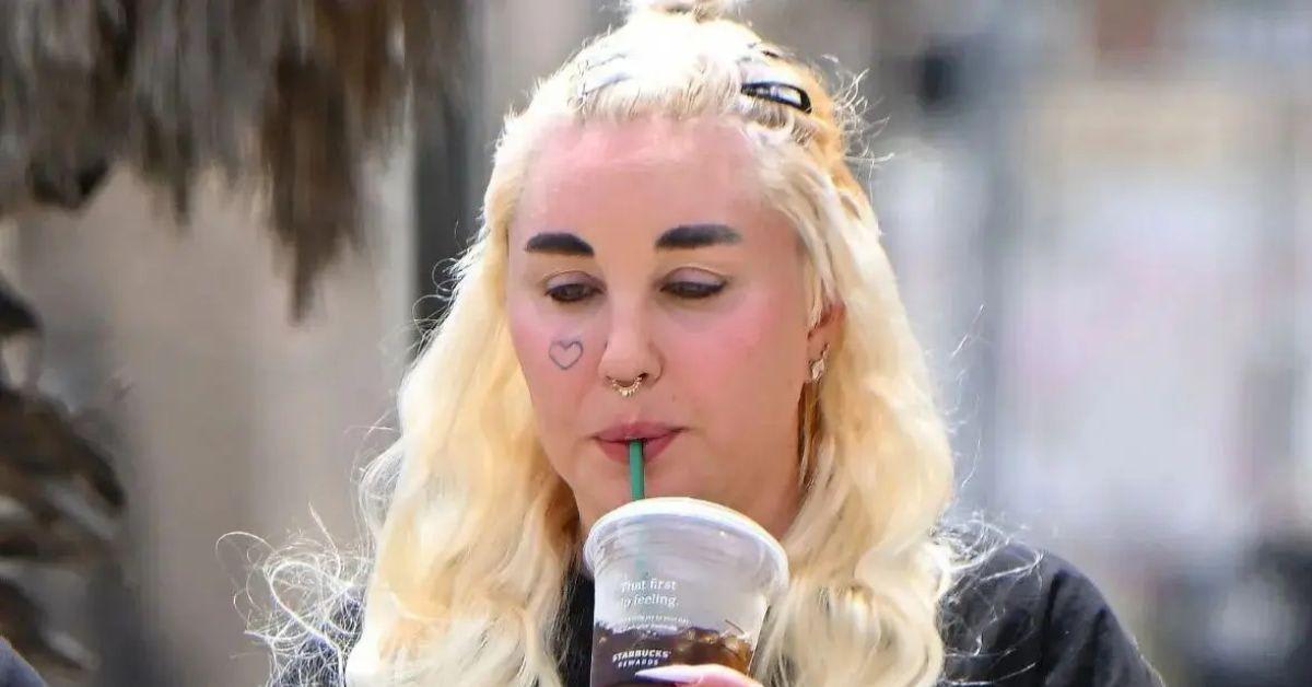 Amanda Bynes kicks off New Year's Eve with boyfriend Zachary after ...