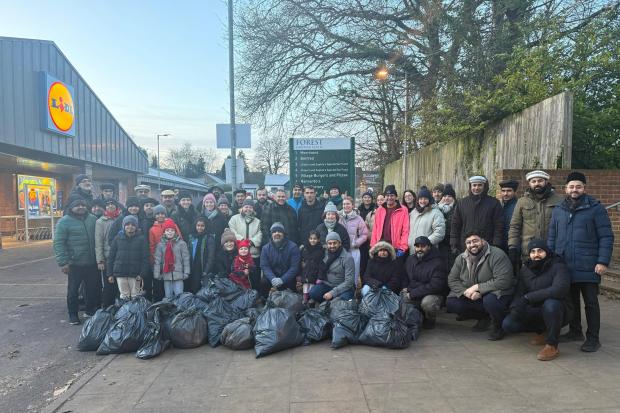 Bournemouth Muslim youth clean up streets on New Year's Day