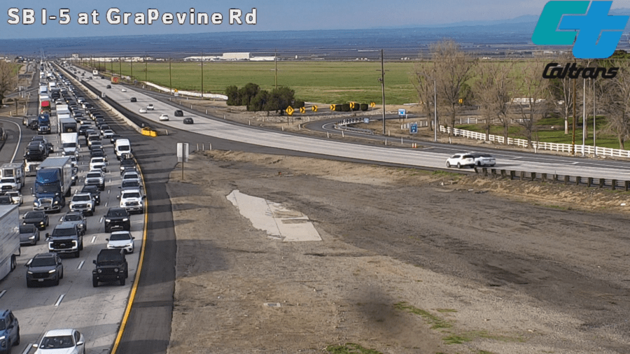 Traffic slowed along I-5 at Grapevine after semi crashes into guardrail ...