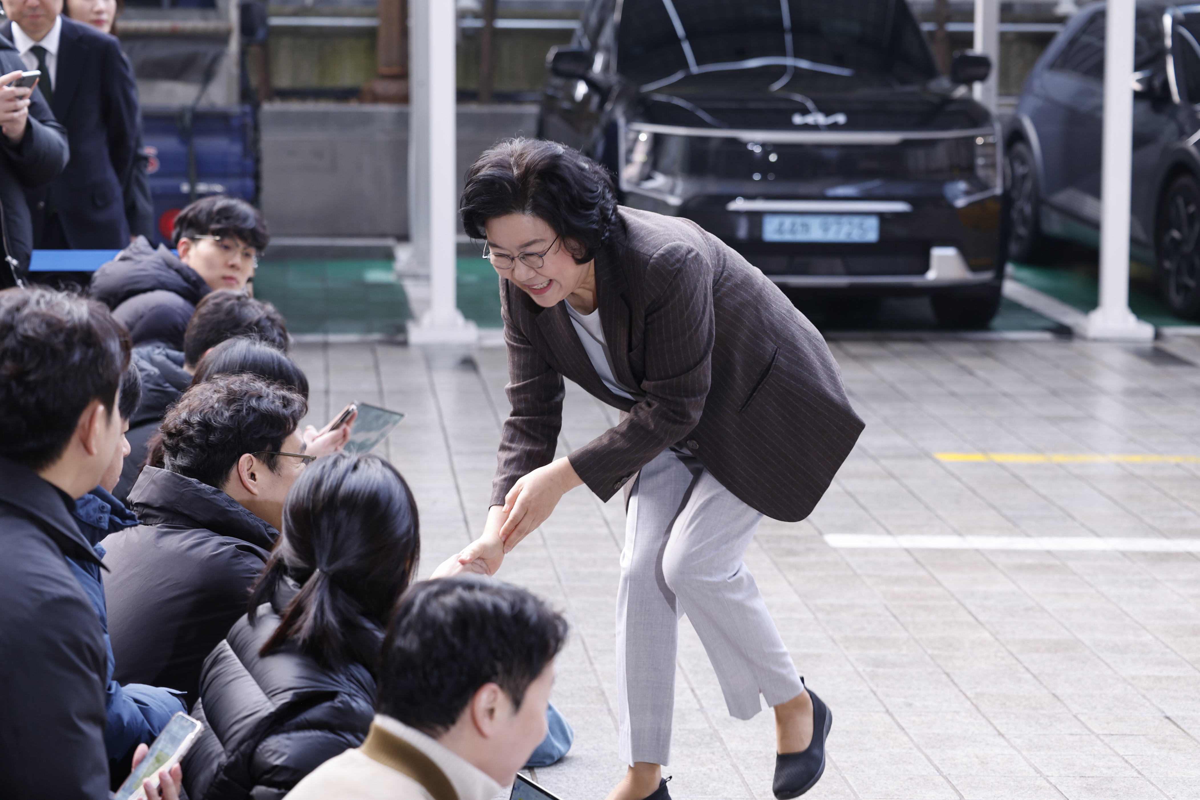 Lee Hye-hoon's Yeongjongdo land triples amid speculation