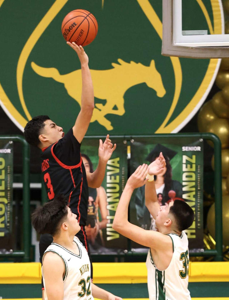 Photos: Relive Nixon's win over Martin in Laredo's oldest rivalry